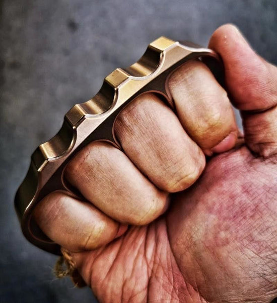 Knuckle Duster Boxing Self Defense Four Finger Buckle Window Breaker ...